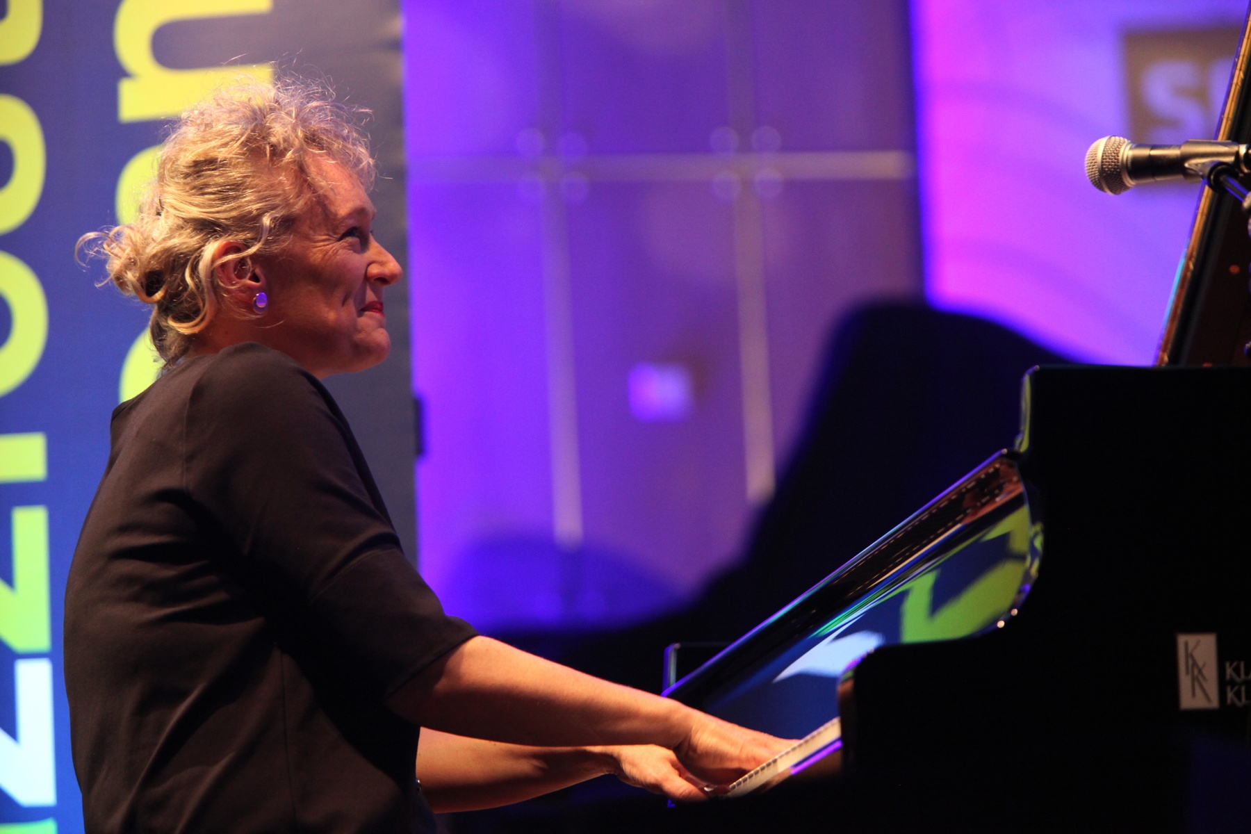 Julia Hülsmann tritt in der Fabrik 45 in Bonn auf – als Teil des ...