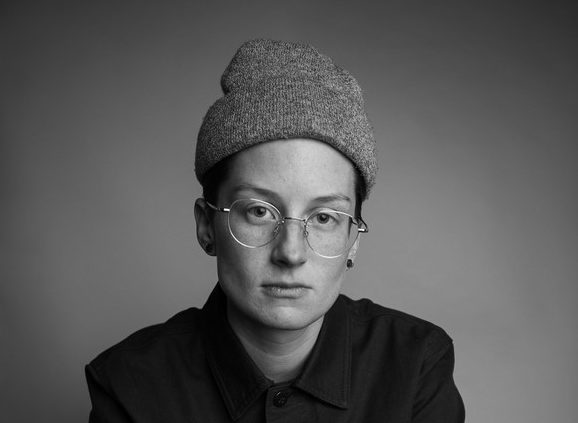 Die amerikanische Songwriterin Sarah Walk veröffentlicht Single vor dem ...