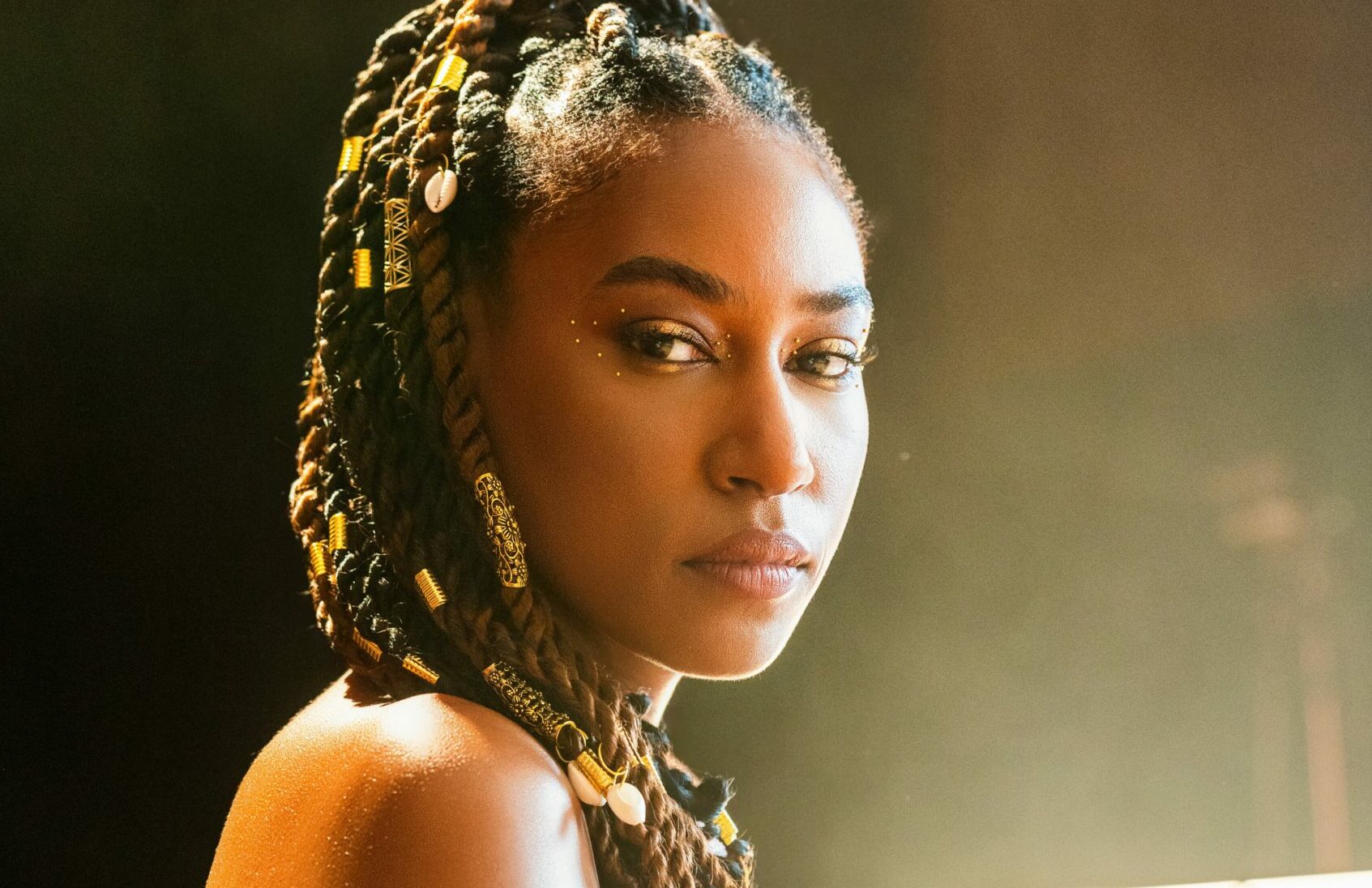 Die kanadische Singer-Songwriterin Dominique Fils Aimé startet ihre ... Die kanadische Singer-Songwriterin Dominique Fils Aimé startet ihre ...