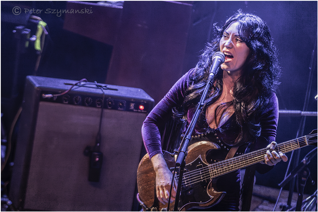 Starker Auftritt von Rosalie Cunningham mit Band beim Crossroads ...